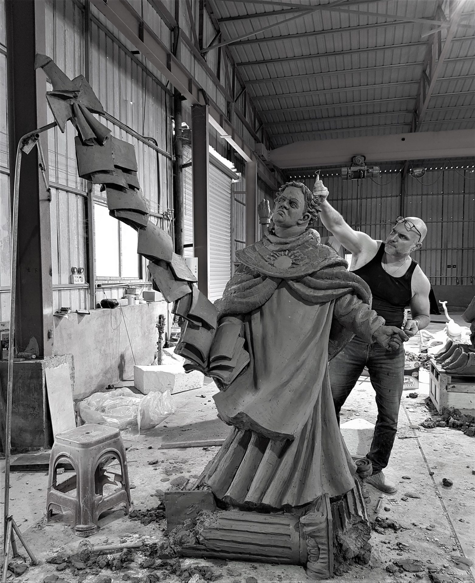 World-renowned artist creates sculpture for St. Thomas – TommieMedia